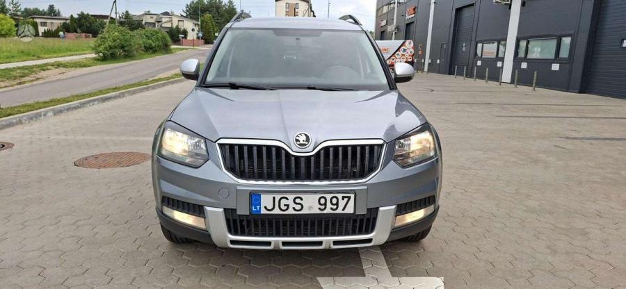 Grey Skoda Yeti 2016 in Vilnius, with an engine capacity of 2.00 L and mileage of 243 thousand km for 5450 €, photo 3 on AUTOMOTO.COM.LV