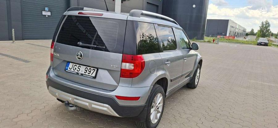 Grey Skoda Yeti 2016 in Vilnius, with an engine capacity of 2.00 L and mileage of 243 thousand km for 5450 €, photo 6 on AUTOMOTO.COM.LV