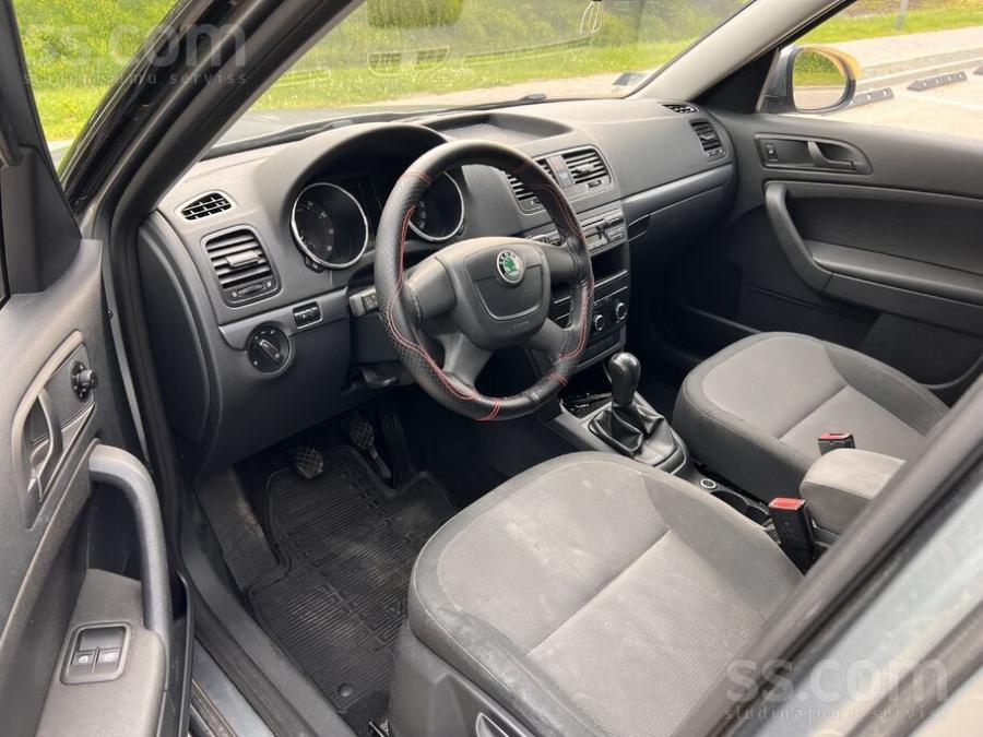 Pelēks Skoda Yeti 2011 Rīga, ar dzinēja tilpumu 1.20 L un nobraukumu 140 tūkst. km par 2800 €, foto 21 vietnē AUTOMOTO.COM.LV