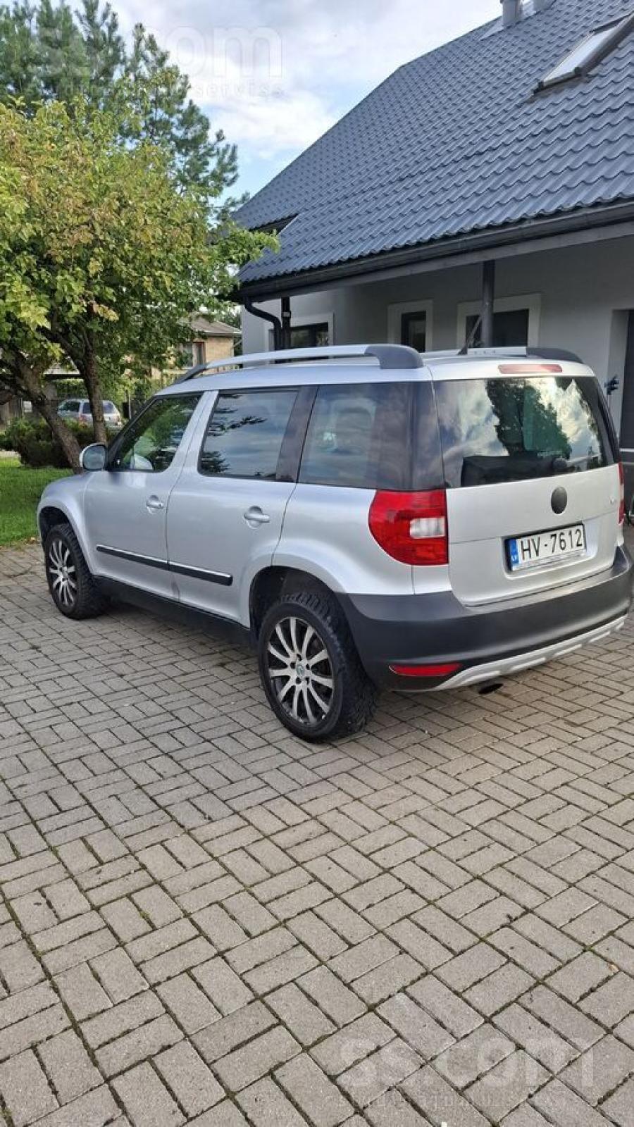 Grey Skoda Yeti 2012 in Riga, with an engine capacity of 1.20 L and mileage of 217 thousand km for 1690 €, photo 1 on AUTOMOTO.COM.LV