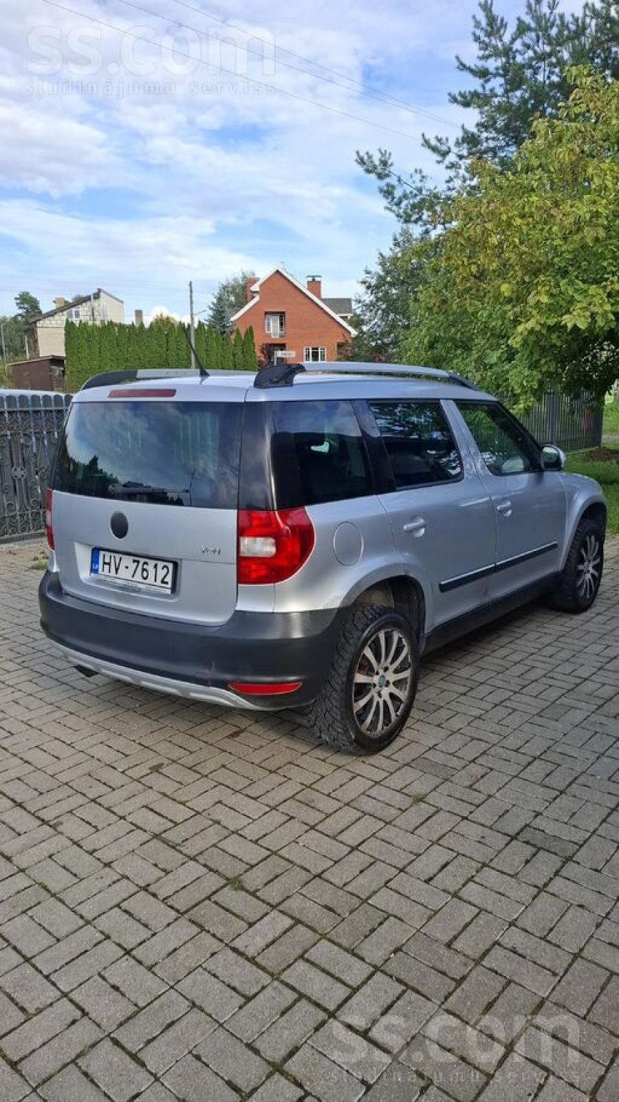 Grey Skoda Yeti 2012 in Riga, with an engine capacity of 1.20 L and mileage of 217 thousand km for 1690 €, photo 7 on AUTOMOTO.COM.LV