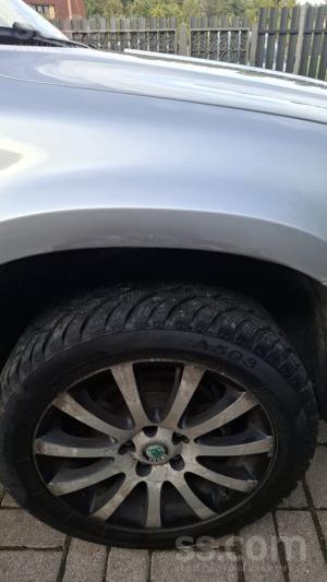 Grey Skoda Yeti 2012 in Riga, with an engine capacity of 1.20 L and mileage of 217 thousand km for 1690 €, photo 11 on AUTOMOTO.COM.LV