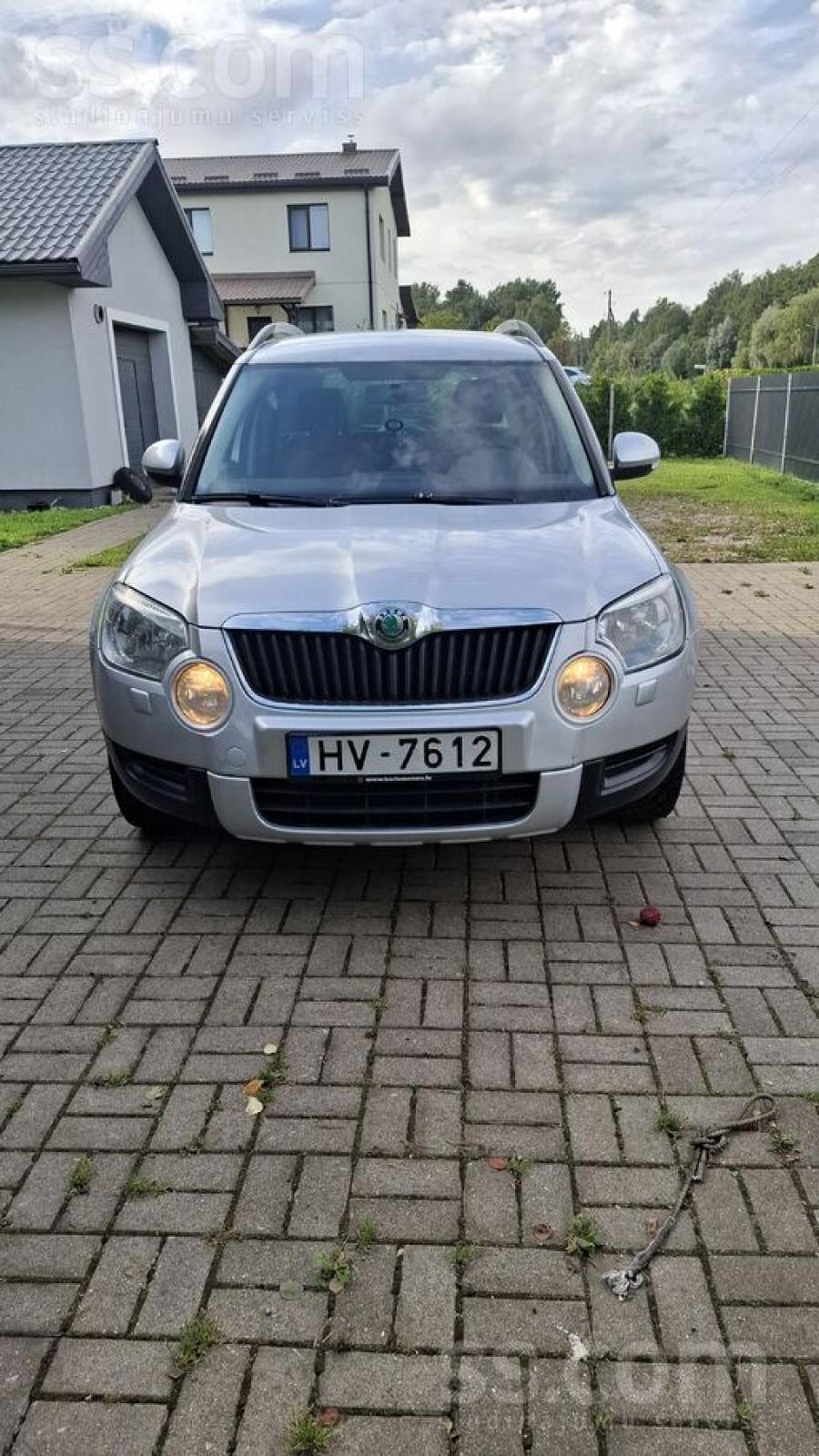 Grey Skoda Yeti 2012 in Riga, with an engine capacity of 1.20 L and mileage of 217 thousand km for 1690 €, photo 13 on AUTOMOTO.COM.LV