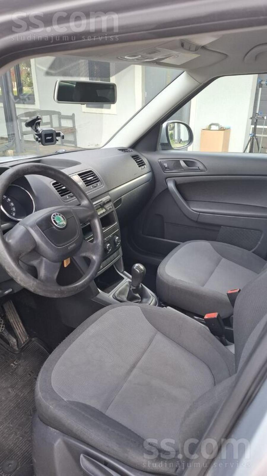 Grey Skoda Yeti 2012 in Riga, with an engine capacity of 1.20 L and mileage of 217 thousand km for 1690 €, photo 18 on AUTOMOTO.COM.LV