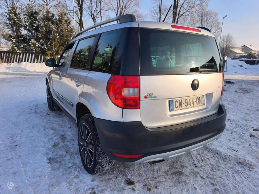 Grey Skoda Yeti 2013 in Taurage, with an engine capacity of 2.00 L and mileage of 260 thousand km for 3400 €, photo 6 on AUTOMOTO.COM.LV
