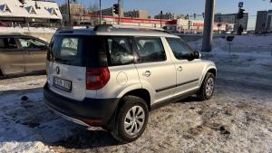 Grey Skoda Yeti 2011 in Vilnius, with an engine capacity of 1.20 L and mileage of 155 thousand km for 4200 €, photo 4 on AUTOMOTO.COM.LV