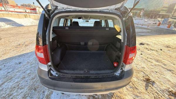 Grey Skoda Yeti 2011 in Vilnius, with an engine capacity of 1.20 L and mileage of 155 thousand km for 4200 €, photo 5 on AUTOMOTO.COM.LV
