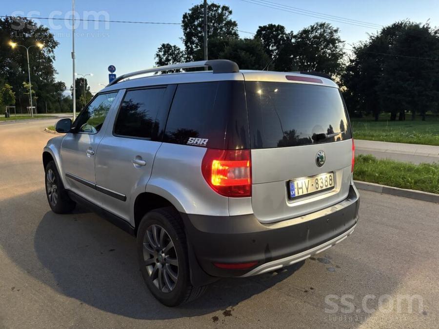 Pelēks Skoda Yeti 2012 Rīga, ar dzinēja tilpumu 2.00 L un nobraukumu 289 tūkst. km par 4200 €, foto 9 vietnē AUTOMOTO.COM.LV