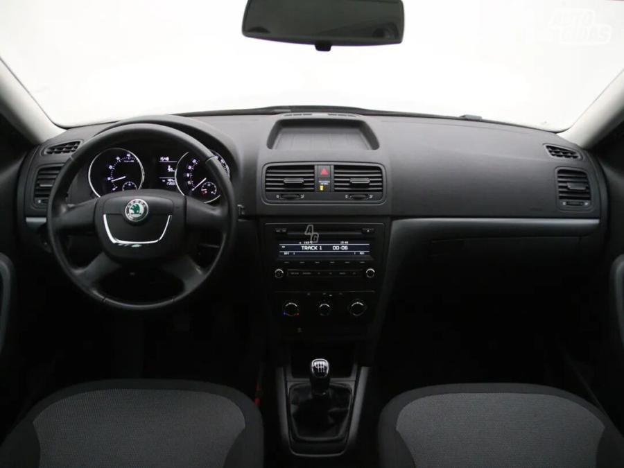 Grey Skoda Yeti 2014 in Vilnius, with an engine capacity of 1.20 L and mileage of 172 thousand km for 6599 €, photo 3 on AUTOMOTO.COM.LV