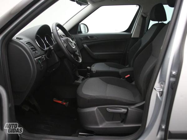 Pelēks Skoda Yeti 2014 Viļņa, ar dzinēja tilpumu 1.20 L un nobraukumu 172 tūkst. km par 6599 €, foto 4 vietnē AUTOMOTO.COM.LV