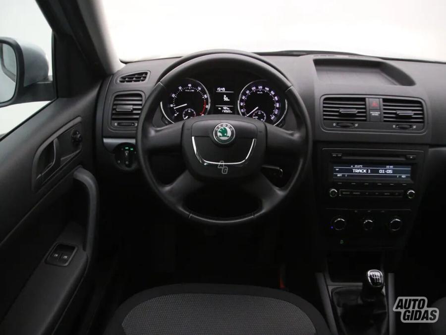 Grey Skoda Yeti 2014 in Vilnius, with an engine capacity of 1.20 L and mileage of 172 thousand km for 6599 €, photo 18 on AUTOMOTO.COM.LV