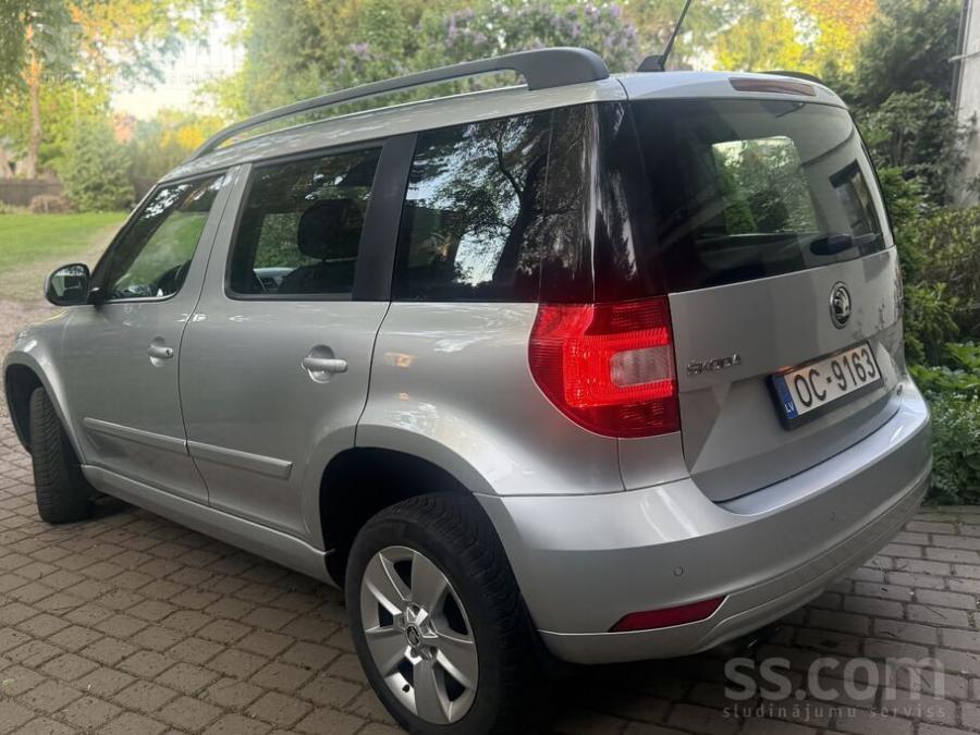 Pelēks Skoda Yeti 2014 Rīga, ar dzinēja tilpumu 2.00 L un nobraukumu 219 tūkst. km par 7350 €, foto 5 vietnē AUTOMOTO.COM.LV