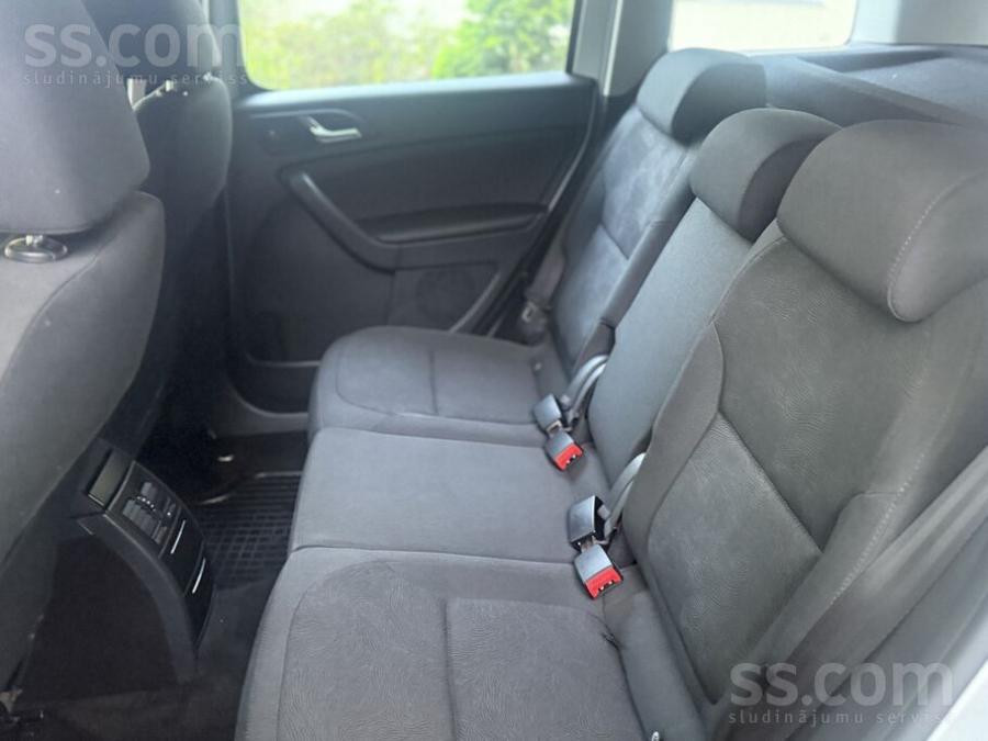 Pelēks Skoda Yeti 2014 Rīga, ar dzinēja tilpumu 2.00 L un nobraukumu 219 tūkst. km par 7350 €, foto 26 vietnē AUTOMOTO.COM.LV