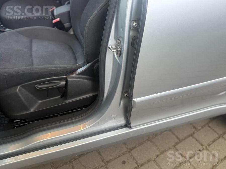 Pelēks Skoda Yeti 2014 Rīga, ar dzinēja tilpumu 2.00 L un nobraukumu 219 tūkst. km par 7350 €, foto 31 vietnē AUTOMOTO.COM.LV