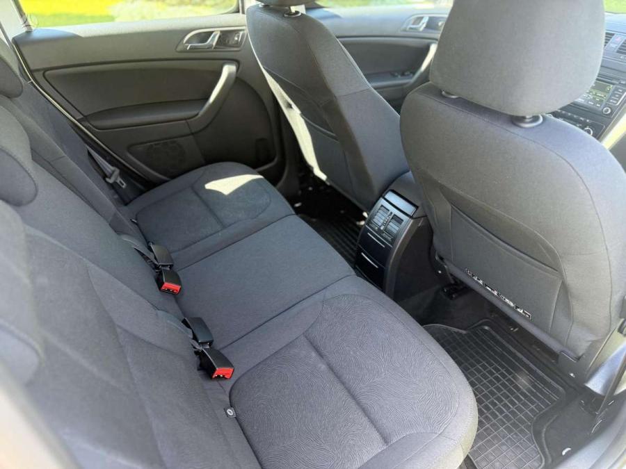 Pelēks Skoda Yeti 2014 Rīga, ar dzinēja tilpumu 0.00 L un nobraukumu 234 tūkst. km par 7250 €, foto 8 vietnē AUTOMOTO.COM.LV