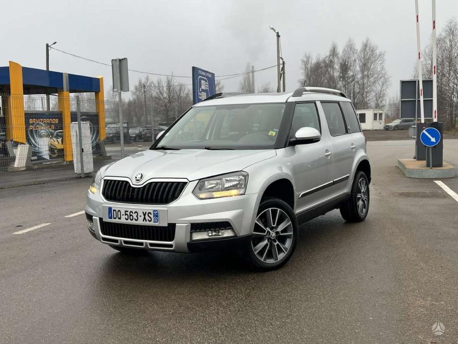 Grey Skoda Yeti 2015 in Panevezys, with an engine capacity of 2.00 L and mileage of 220 thousand km for 7590 €, photo 1 on AUTOMOTO.COM.LV