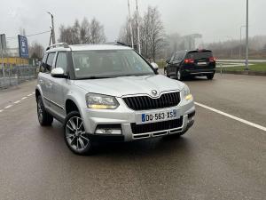 Grey Skoda Yeti 2015 in Panevezys, with an engine capacity of 2.00 L and mileage of 220 thousand km for 7590 €, photo 4 on AUTOMOTO.COM.LV