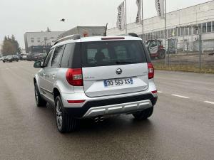 Grey Skoda Yeti 2015 in Panevezys, with an engine capacity of 2.00 L and mileage of 220 thousand km for 7590 €, photo 7 on AUTOMOTO.COM.LV