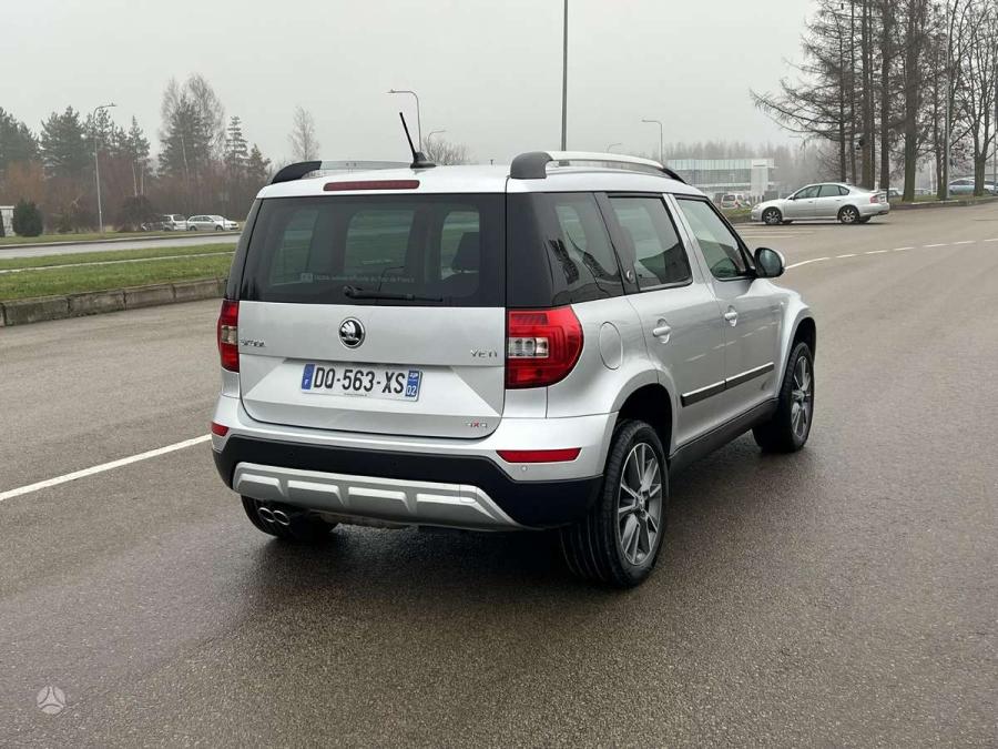 Grey Skoda Yeti 2015 in Panevezys, with an engine capacity of 2.00 L and mileage of 220 thousand km for 7590 €, photo 10 on AUTOMOTO.COM.LV