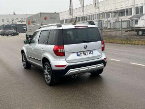 Grey Skoda Yeti 2015 in Panevezys, with an engine capacity of 2.00 L and mileage of 220 thousand km for 7590 €, photo 11 on AUTOMOTO.COM.LV