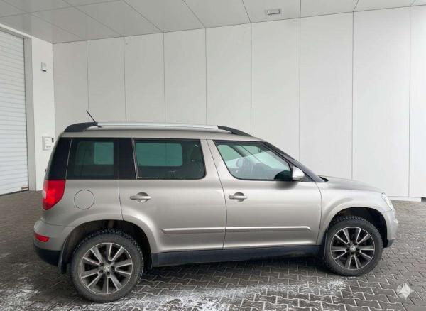 Pelēks Skoda Yeti 2015 Viļņa, ar dzinēja tilpumu 1.97 L un nobraukumu 178 tūkst. km par 7000 €, foto 5 vietnē AUTOMOTO.COM.LV