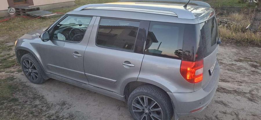 Grey Skoda Yeti 2017 in Kaunas, with an engine capacity of 1.20 L and mileage of 115 thousand km for 8000 €, photo 3 on AUTOMOTO.COM.LV