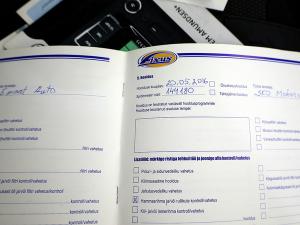 Pelēks Skoda Yeti 2011 Tallina, ar dzinēja tilpumu 2.00 L un nobraukumu 329 tūkst. km par 2199 €, foto 9 vietnē AUTOMOTO.COM.LV