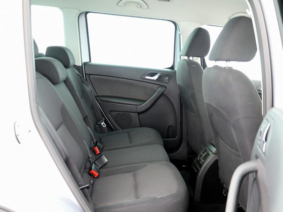 Pelēks Skoda Yeti 2011 Tallina, ar dzinēja tilpumu 2.00 L un nobraukumu 329 tūkst. km par 2199 €, foto 16 vietnē AUTOMOTO.COM.LV