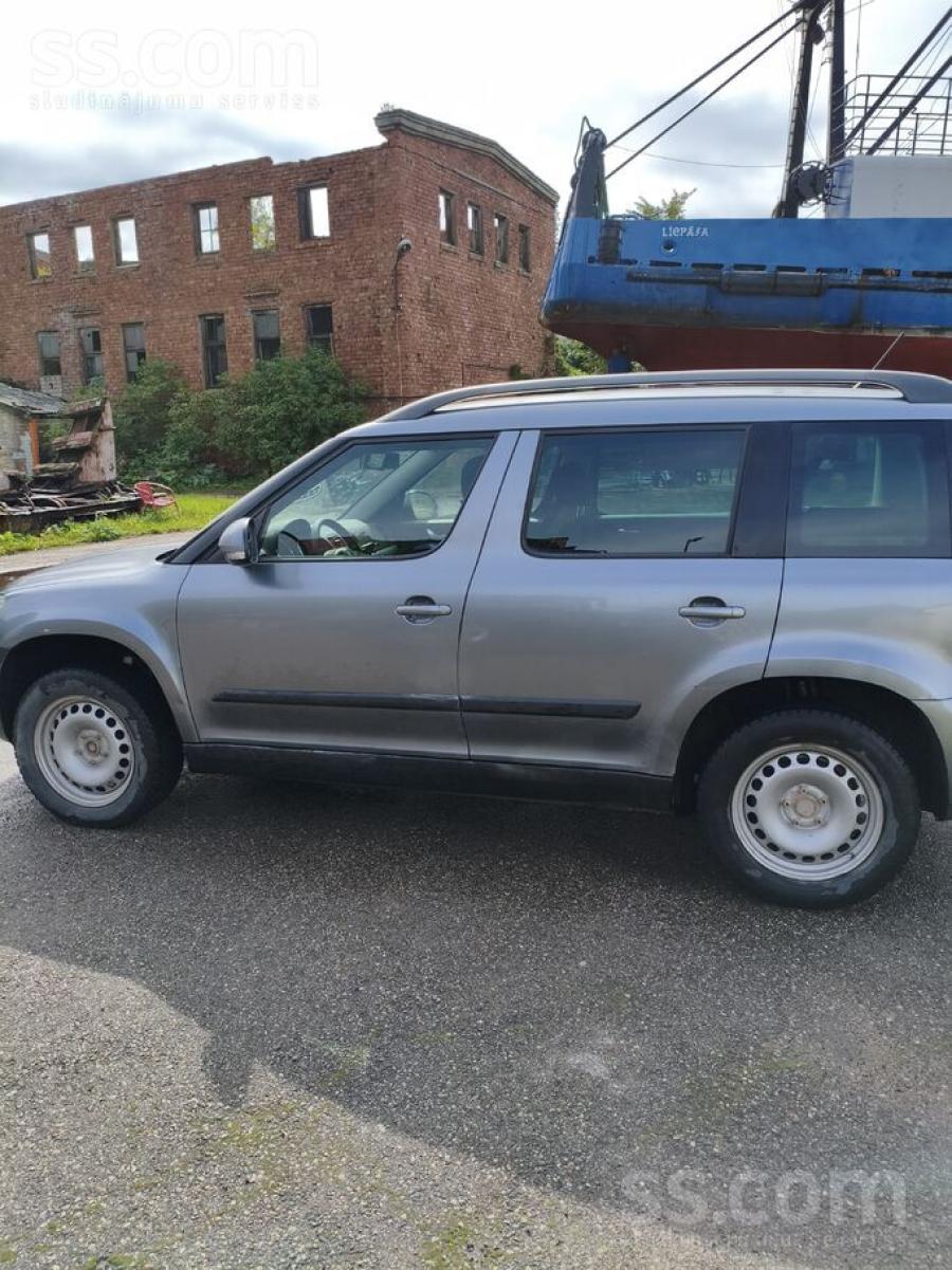Pelēks Skoda Yeti 2011 Liepāja, ar dzinēja tilpumu 2.00 L un nobraukumu 366 tūkst. km par 2700 €, foto 3 vietnē AUTOMOTO.COM.LV