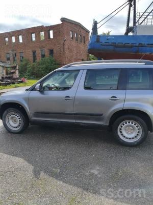 Grey Skoda Yeti 2011 in Liepaja, with an engine capacity of 2.00 L and mileage of 366 thousand km for 2200 €, photo 3 on AUTOMOTO.COM.LV