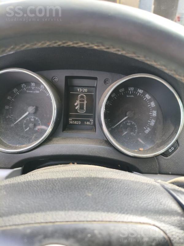 Skoda Yeti 2011 Liepāja vietnē Pelēks Skoda Yeti 2011 Liepāja, ar dzinēja tilpumu 2.00 L un nobraukumu 366 tūkst. km par 2200 €, foto 5 vietnē AUTOMOTO.COM.LV