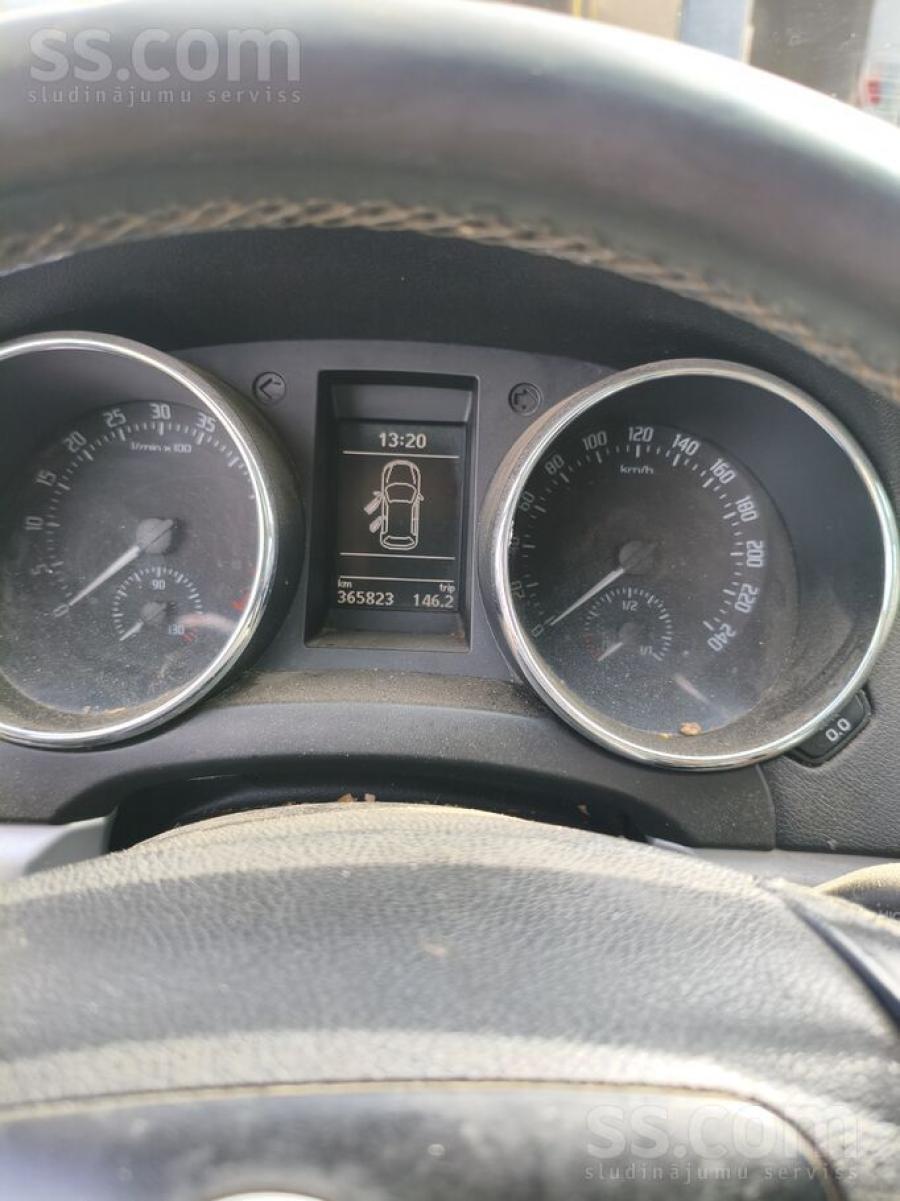 Grey Skoda Yeti 2011 in Liepaja, with an engine capacity of 2.00 L and mileage of 366 thousand km for 2200 €, photo 5 on AUTOMOTO.COM.LV