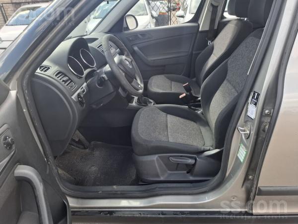 Grey Skoda Yeti 2014 in Talsi, with an engine capacity of 2.00 L and mileage of 237 thousand km for 7500 €, photo 7 on AUTOMOTO.COM.LV
