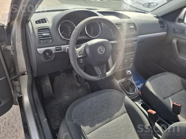 Grey Skoda Yeti 2014 in Talsi, with an engine capacity of 2.00 L and mileage of 237 thousand km for 7500 €, photo 8 on AUTOMOTO.COM.LV