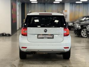 Skoda Yeti 2015 in Klaipeda, with an engine capacity of 2.00 L and mileage of 339 thousand km for 9950 €, photo 3 on AUTOMOTO.COM.LV