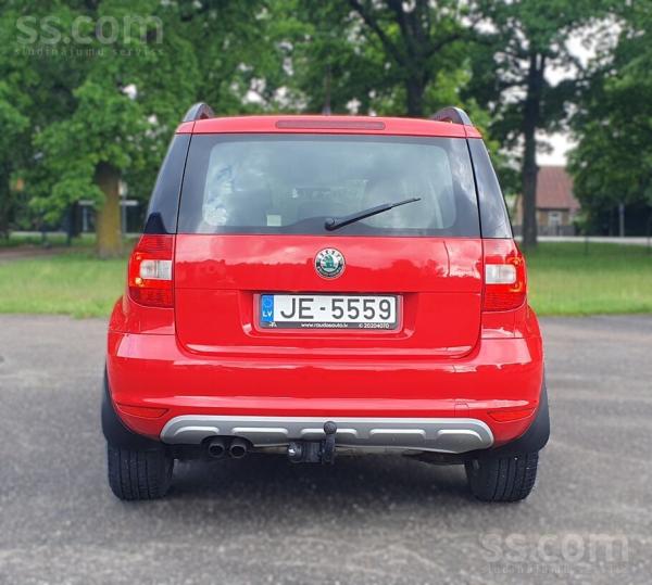 Red Skoda Yeti 2011 in Jelgava, with an engine capacity of 2.00 L and mileage of 290 thousand km for 4650 €, photo 8 on AUTOMOTO.COM.LV