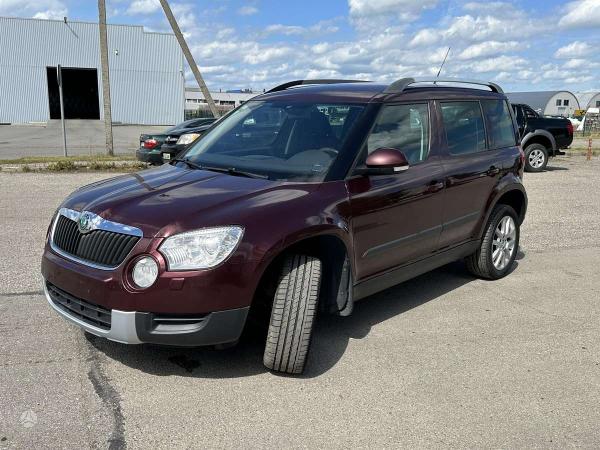 Red Skoda Yeti 2011 in Marijampole, with an engine capacity of 1.20 L and mileage of 220 thousand km for 4199 €, photo 3 on AUTOMOTO.COM.LV