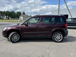 Red Skoda Yeti 2011 in Marijampole, with an engine capacity of 1.20 L and mileage of 220 thousand km for 4199 €, photo 5 on AUTOMOTO.COM.LV