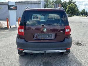 Red Skoda Yeti 2011 in Marijampole, with an engine capacity of 1.20 L and mileage of 220 thousand km for 4199 €, photo 7 on AUTOMOTO.COM.LV