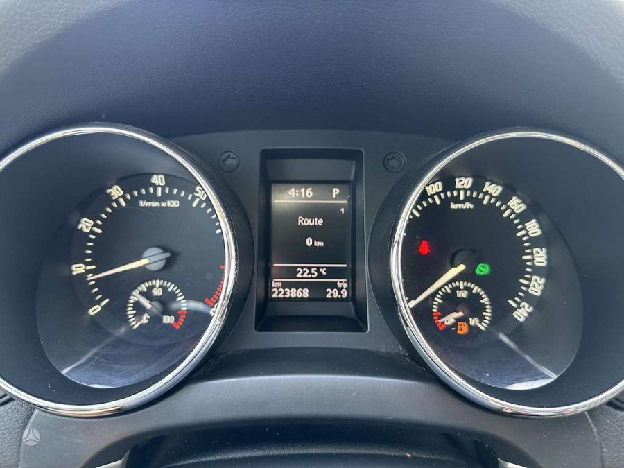 Red Skoda Yeti 2011 in Marijampole, with an engine capacity of 1.20 L and mileage of 220 thousand km for 4199 €, photo 24 on AUTOMOTO.COM.LV