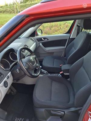 Sarkans Skoda Yeti 2011 Viļņa, ar dzinēja tilpumu 1.97 L un nobraukumu 181 tūkst. km par 6350 €, foto 12 vietnē AUTOMOTO.COM.LV