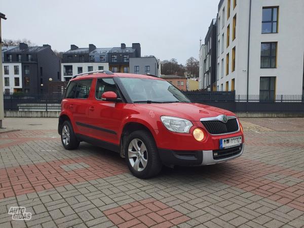 Red Skoda Yeti 2012 in Kaunas, with an engine capacity of 2.00 L and mileage of 412 thousand km for 2300 €, photo 2 on AUTOMOTO.COM.LV