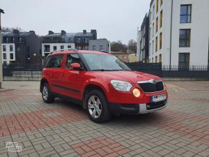 Red Skoda Yeti 2012 in Kaunas, with an engine capacity of 2.00 L and mileage of 412 thousand km for 2300 €, photo 3 on AUTOMOTO.COM.LV