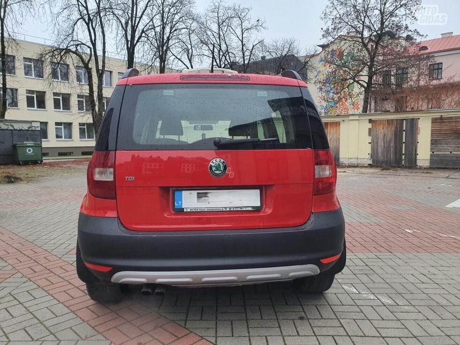 Red Skoda Yeti 2012 in Kaunas, with an engine capacity of 2.00 L and mileage of 412 thousand km for 2300 €, photo 6 on AUTOMOTO.COM.LV
