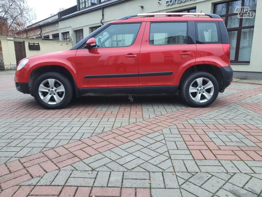 Red Skoda Yeti 2012 in Kaunas, with an engine capacity of 2.00 L and mileage of 412 thousand km for 2300 €, photo 8 on AUTOMOTO.COM.LV