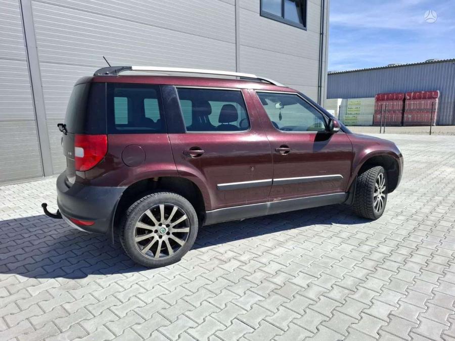 Sarkans Skoda Yeti 2012 Klaipėda, ar dzinēja tilpumu 1.97 L un nobraukumu 355 tūkst. km par 4000 €, foto 4 vietnē AUTOMOTO.COM.LV