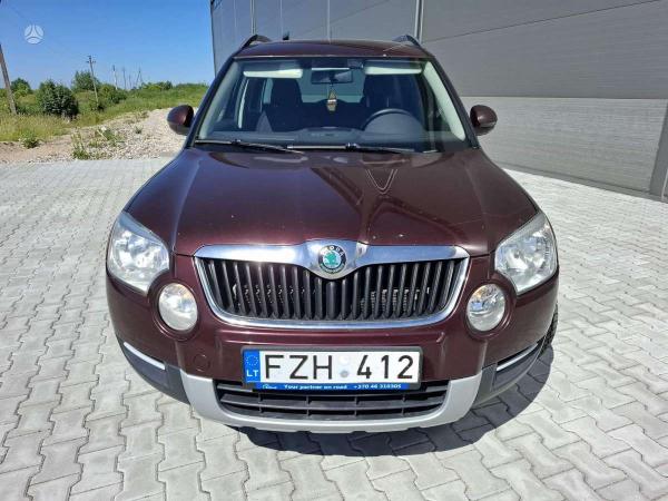 Red Skoda Yeti 2012 in Klaipeda, with an engine capacity of 1.97 L and mileage of 355 thousand km for 4000 €, photo 4 on AUTOMOTO.COM.LV