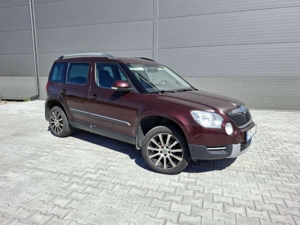 Red Skoda Yeti 2012 in Klaipeda, with an engine capacity of 1.97 L and mileage of 355 thousand km for 4000 €, photo 7 on AUTOMOTO.COM.LV