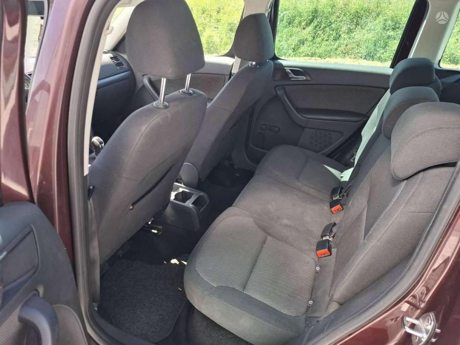 Sarkans Skoda Yeti 2012 Klaipėda, ar dzinēja tilpumu 1.97 L un nobraukumu 355 tūkst. km par 4000 €, foto 13 vietnē AUTOMOTO.COM.LV