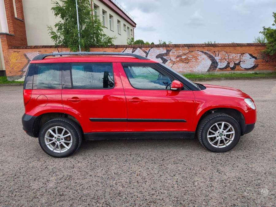 Sarkans Skoda Yeti 2012 Šauļi, ar dzinēja tilpumu 2.00 L un nobraukumu 292 tūkst. km par 3950 €, foto 8 vietnē AUTOMOTO.COM.LV